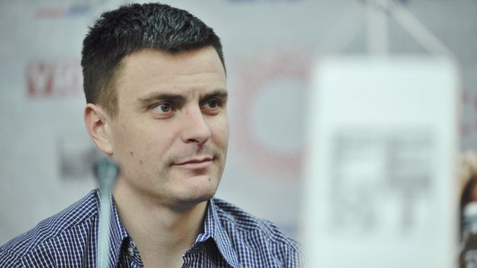 pink.rs | Otac mu je bio POZNATI GLUMAC, umro je od TEŠKE BOLESTI, a ...