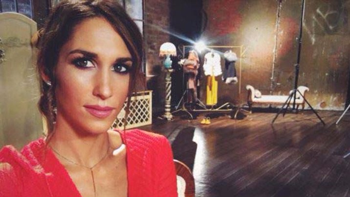 POSTALA PEVAČICA! Ovako izgleda PRVI NASTUP Jelisavete Orašanin! (VIDEO ...