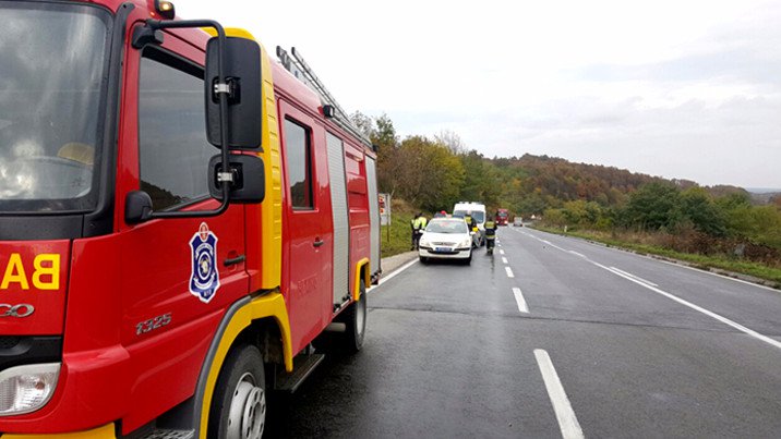 SLUPANA TRI VOZILA! Lančani sudar na Ibarskoj magistrali kod Beograda ...
