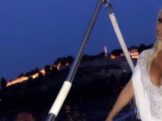 pink.rs | MLADA I ČEDNA: Ovako je nekad izgledala Dara Bubamara! (FOTO)