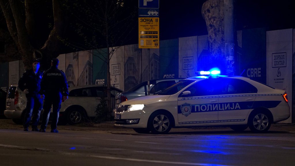Napad U Autobusu Usred Beograda Stariji MuŠkarac Udario Devojku Incident Na Liniji 860 Na