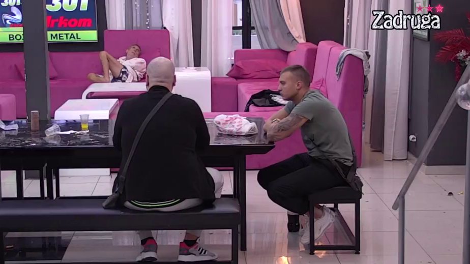 pink.rs | "ŠTA RADI TOMOVIĆ, ŠTA RADI OSMAN?" Stefan želeo da sazna SVE ...