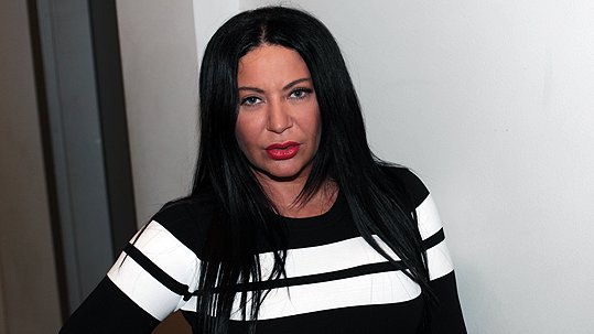 EVO KAKO IZGLEDA STOJA POSLE LIPOSUKCIJE: Šuškalo se da je pevačica ...