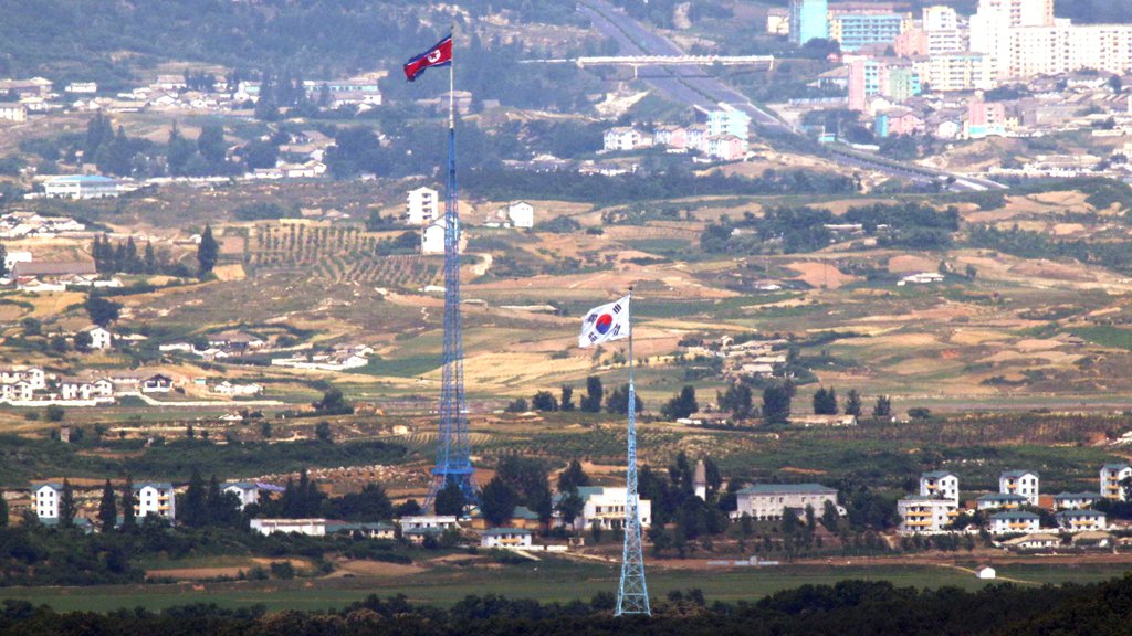 PUCNJAVA NA GRANICI SEVERNE I JUŽNE KOREJE: Haos nastao posle pogrešnog ...