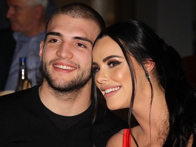BOGDANA I VELJKO ODABRALI IME ZA TREĆEG NASLEDNIKA! Zvaće se po velikom ...