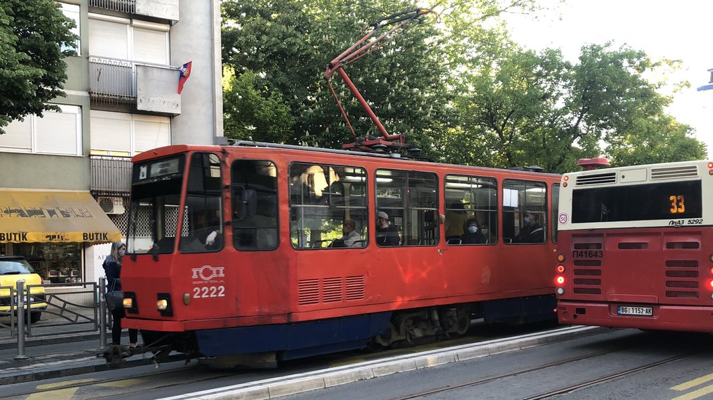 INFORMIŠITE SE NA VREME:vČAK OSAM AUTOBUSA I DVE LINIJE TRAMVAJA MENJAJU TRASE - Evo koje sve ...