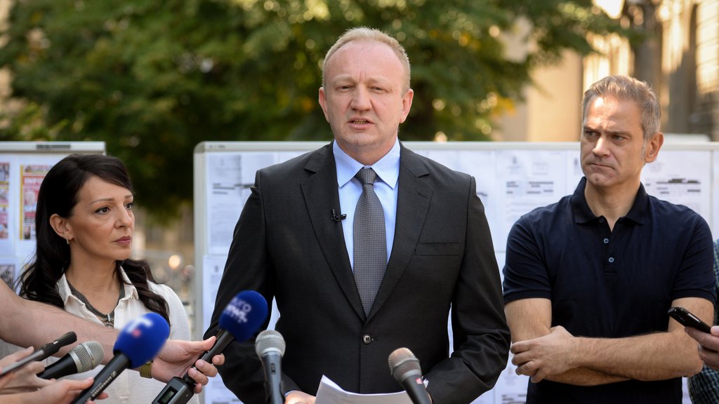 ĐILASOVA OPOZICIJA OSTALA BEZ JOŠ JEDNOG POSLANIKA! Slobodan Ilić ...