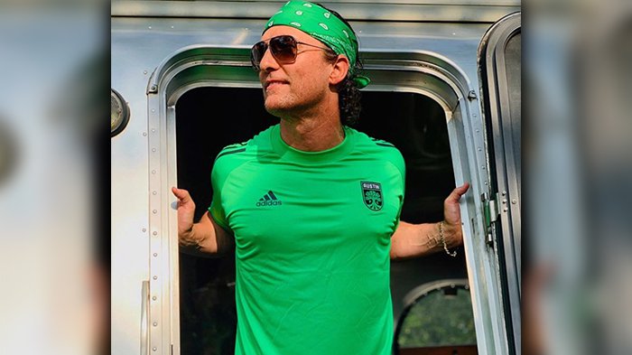 Poznati glumac smrdi na znoj: Koleginica ga razotkrila, od ovih reči će ...