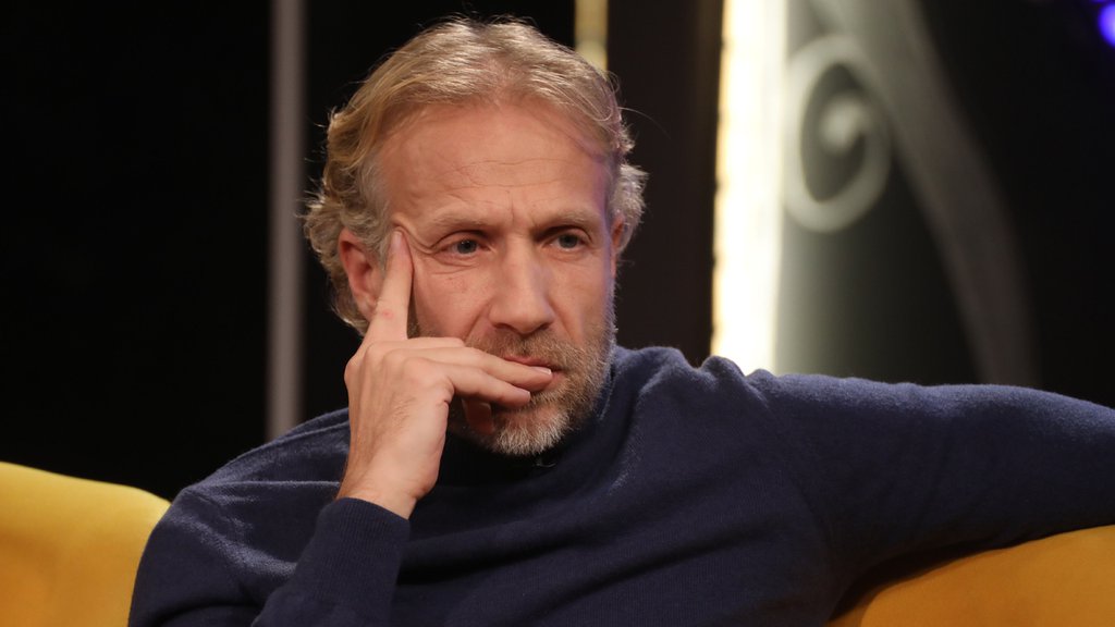 NJEGOVA KRALJICA! Milan Kalinić pokazao kako mu majka IZGLEDA u 77. godini, pa oduševio sve ...