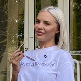 pink.rs | ŠOK IZDANJE DENIZ DEJM ISPRED HRAMA SVETOG SAVE! Bivša ...