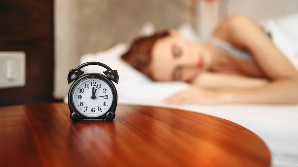 EVO KADA PRELAZIMO NA ZIMSKO RAČUNANJE VREMENA: Od ove godine uvedena velika promena, obratite ...