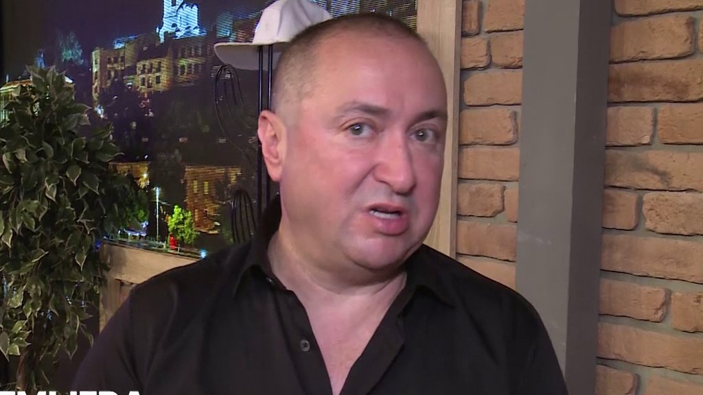 UDARNA VEST! Uhapšen pevač Radiša Trajković Đani! Pozvali smo njegovu ... UDARNA VEST! Uhapšen pevač Radiša Trajković Đani! Pozvali smo njegovu ...