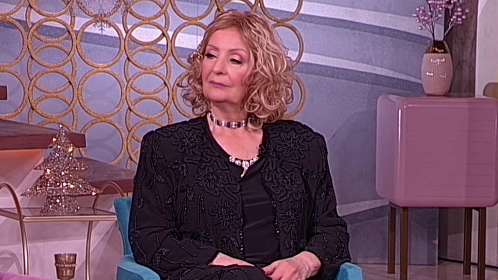 JEDINA SLIKA LEPE LUKIĆ U VENČANICI! Prizor koji sve ostavlja bez ...