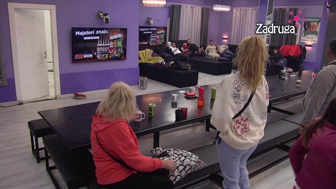 PREKINULA SVAKI KONTAKT! Ana saopštila Mikici i Lepom Mići da su za nju od večeras nevidljiviji ...