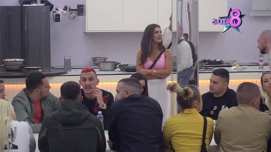 Smatram da sam ja za njega: Ena ne dozvoljava da druga devojka ugrozi njen odnos sa Pejom ...