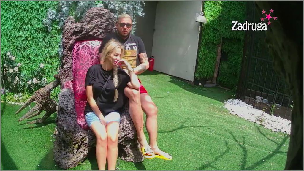 pink.rs | TRK NA PINK! Zadrugari se OPRAŠTAJU od Drveta mudrosti, Car i Aleks se raznežili kao ...