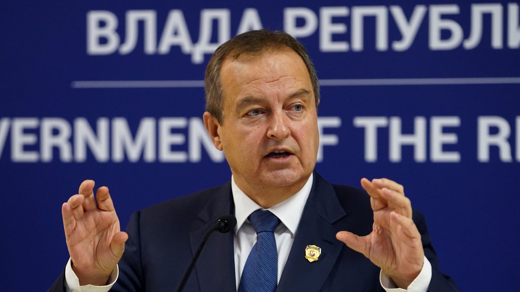 'VEČERAS JE OBJAVLJEN KLJUČNI DOKAZ O TZV. ZVUČNOM TOPU' Oglasio se Dačić: Proizvođač od kojeg ...