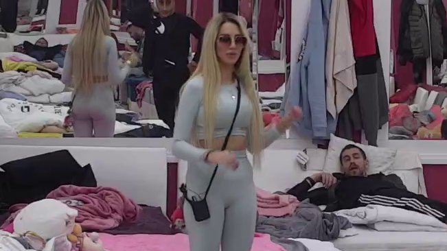 pink.rs | KIPTI OD BESA ZBOG MILICE I CARA?! Aleks se obratila Marku ...