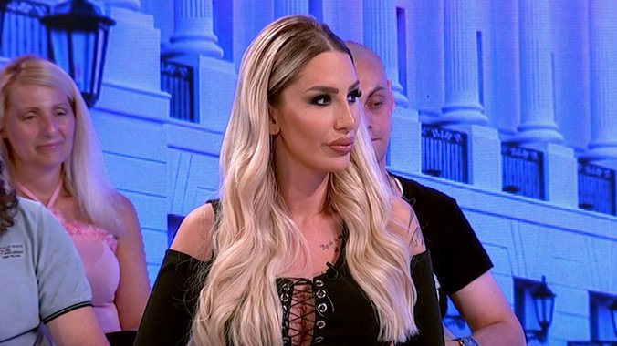 'DA LI TE JE FILIPOVA MAJKA IZBACILA IZ KUĆE?!' Aleks vidno utučena ...