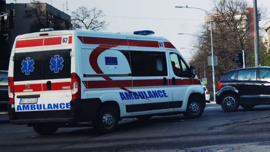 PINK.RS NA LICU MESTA! Evo gde je izgorela kuća na Zvezdari: Ekipe policije i Hitne pomoći i ...