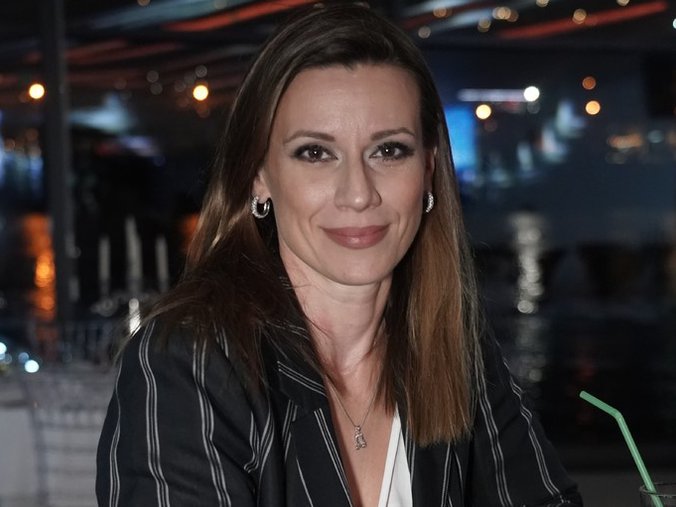 KO JE NOVI DEČKO GLUMICE MINE LAZAREVIĆ?! Kolege im uletele u garderobu ...