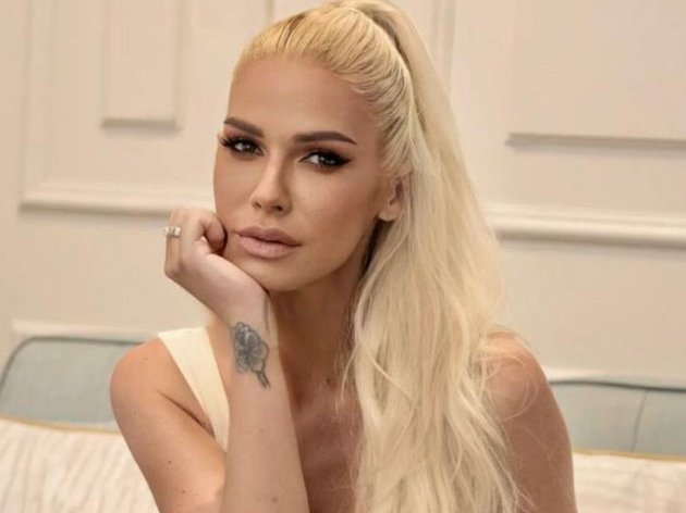 pink.rs | KONAČNO! OVO JE TAJNA NJENOG VITKOG IZGLEDA! Otkrivamo ...