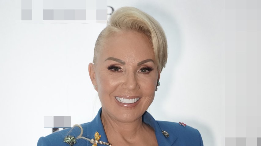 Na Ruci Zasijao Sat Od 30 000 Evra Lepa Brena Pokazala Skupocenog