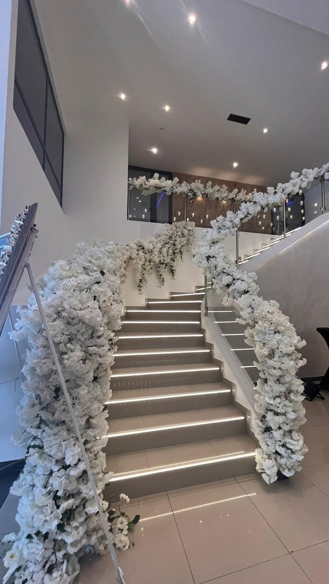 UŠLI SMO U SVADBENU SALU KAĆE I DARKA! Ovako izgleda dekoracija na koju ...