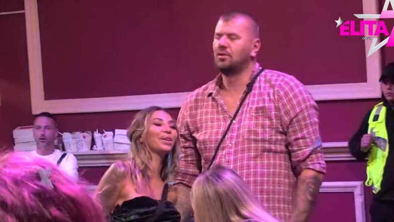 NE PITAJ, NIŠTA NE PITAJ! Aneli pozvala Janjuša da zaplešu uz NJIHOVU pesmu: OVU SI NARUČIVAO ZA ...