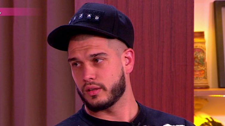 SAMO ŠTO MI BABU NA FIKSNI NISU ZVALI: Dejan Dragojević otkrio da li ga je neko iz porodice ...