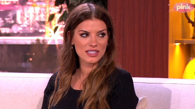 pink.rs | OVO JE SVE ZANIMALO! Sandra Mitrović otkrila nepoznate detalje ''KOMEDIJE NA TRI ...