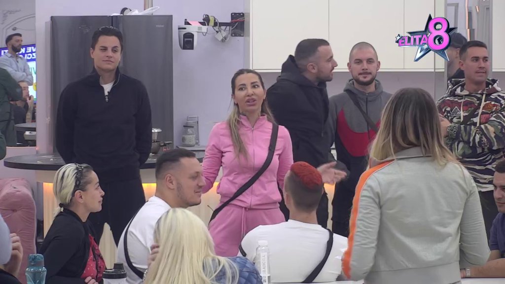 Bukti rat Sofije i Aneli! Izvređale jedna drugu za sve pare, tenzija dostigla vrhunac: Imaš ...