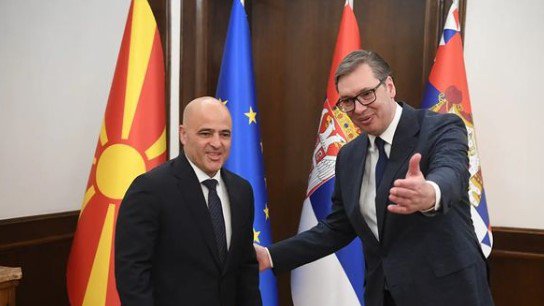 PREDSEDNIK SRBIJE SA PREMIJEROM SEVERNE MAKEDONIJE! Vučić: Odnosi dve zemlje najbolji u ...