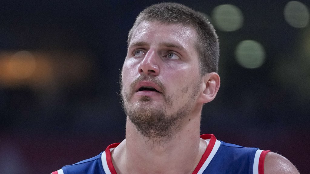 'ON JE KRETEN! REKAO SAM MU DA ĆU GA PRETUĆI!' Jokića trener gnusno ...