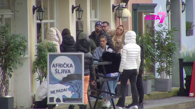 'GDE TI GLEDA JEDNO OKO, ŠTROKO ZRIKAVA?!' Boža pokazao netrpeljivost ...