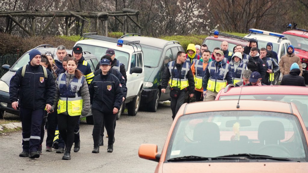 'NAMA RUDARIMA JE OVAJ TEREN TEŽAK, A KAMOLI DETETU' Radnici iz Bora o nepristupačnom terenu na ...