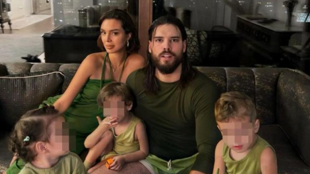 OVAKO IZGLEDA OPLJAČKANI STAN ADAKTAROVIH! Luksuz na sve strane, koža, kristali, antikviteti, a ...