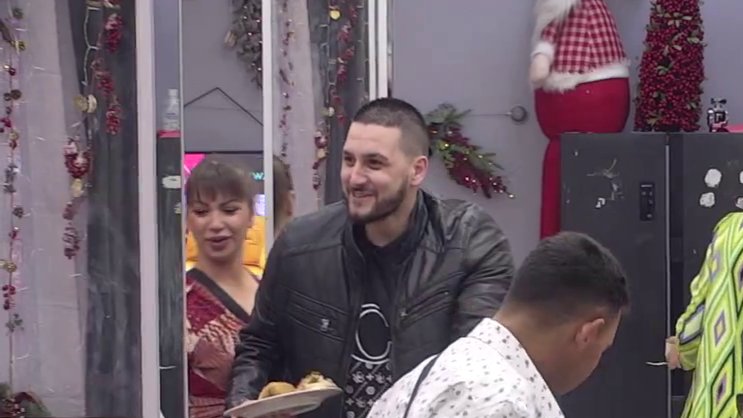 NE MOŽE DA VERUJE ŠTA GA JE DOČEKALO! Zola VAN SEBE što je dobio OVAJ poklon? Miljana se ...