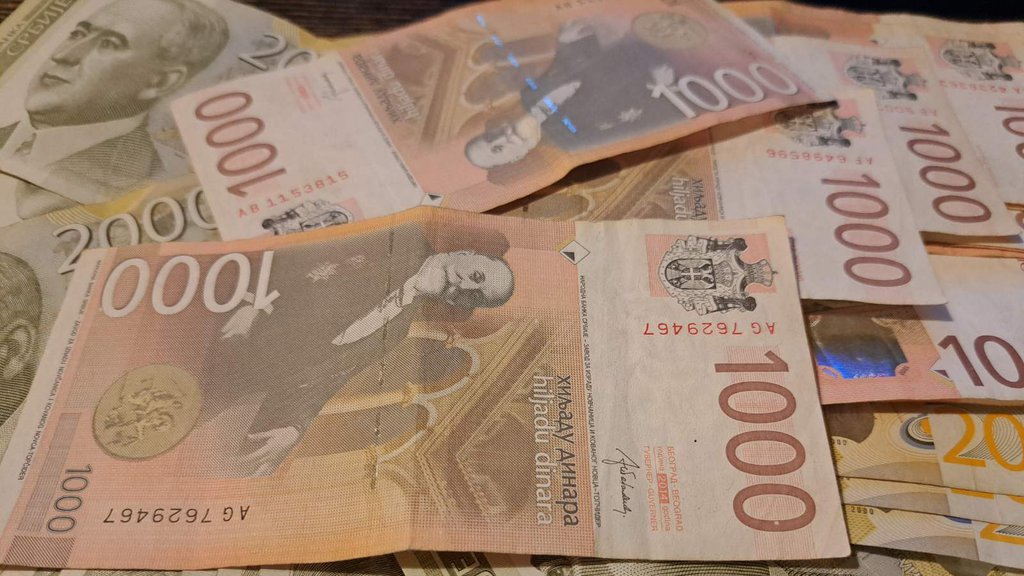 ŠTA KADA U NOVČANIKU IMATE POCEPANE NOVČANICE: Pod kojim uslovi banke ...