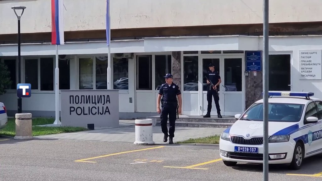 Policajci na ulicama Novog Pazara: Ovako izgleda grad nakon terorističkog napada u Srbiji (VIDEO ...