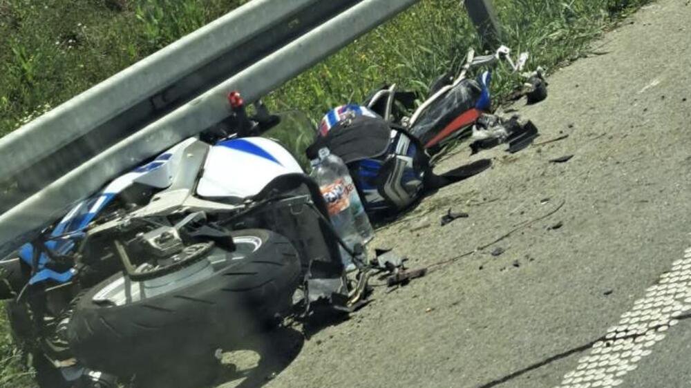 STRAVIČAN UDES NA MILOŠU VELIKOM: Dečko i devojka na motoru sleteli sa ...