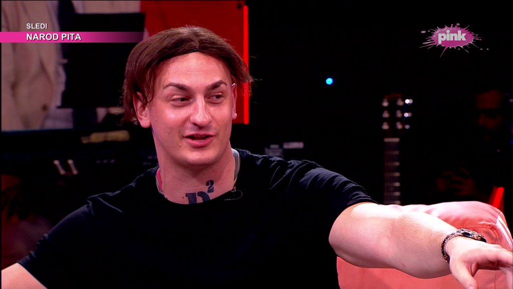 IZGOREO SAM KAD MI JE LIK GURAO PRST U PUPAK I SNIMAO SE: Desingerica iznenadio sve novim ...