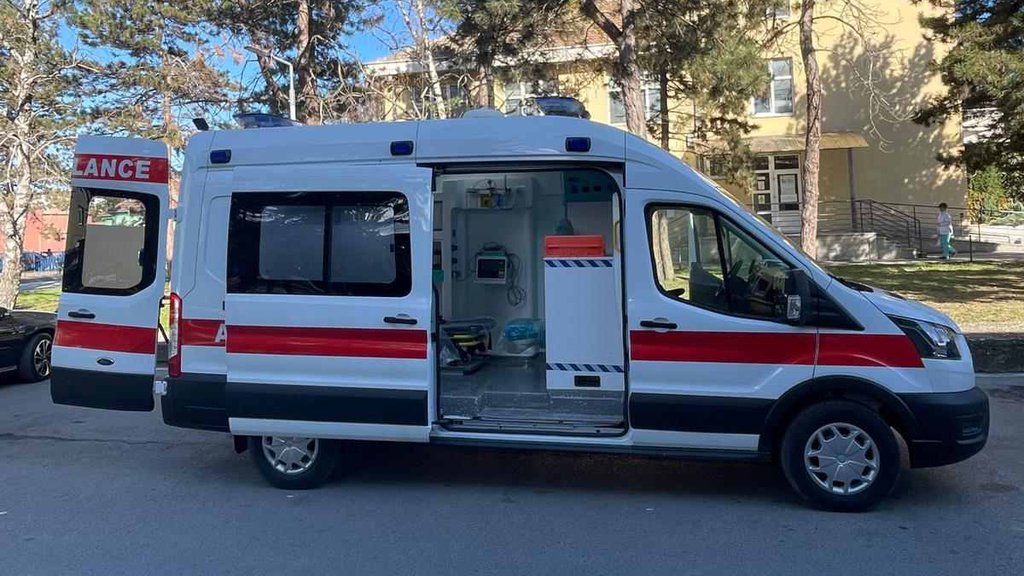 BOLNICA U ŠAPCU DOBILA NOVO SANITETSKO VOZILO: Uskoro stiže i magnetna rezonanca | pink.rs