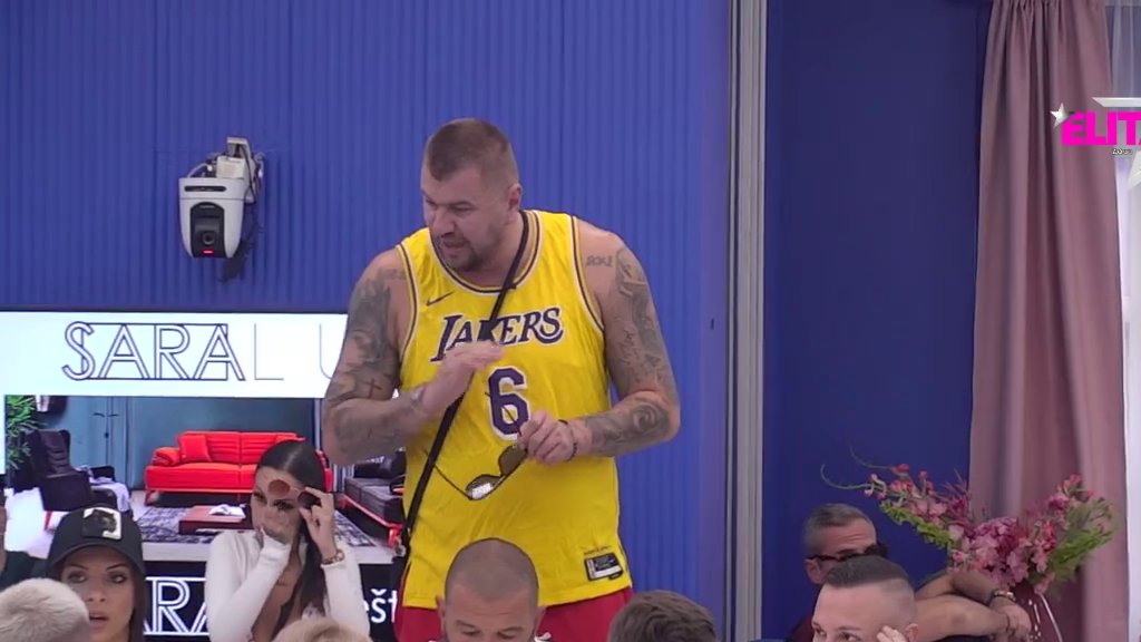 'JANJUŠ NEĆE DOZVOLITI DA MU NARUŠAVA SLOBODU!' Mensur dao svoj sud o Anelinim suzama, pa ...