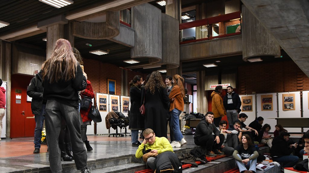 E sad je sve jasno: Dekanka Filozofskog u Nišu uzima pare za 'prekovremeni rad' iako ne rade ...