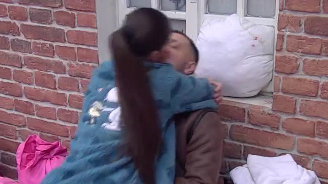 Više ne mogu da se obuzdaju! Gastoz i Anđela ne prestaju da se ljube, strast među njima sve veća ...