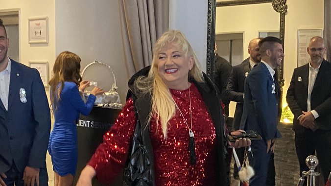 MAJKA I SIN U ZAGRLJAJU! Isplivala fotografija Vesna Rivas iz mladosti ...