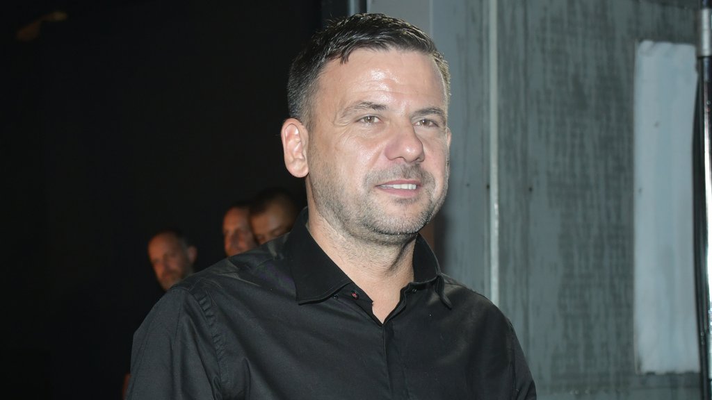 ŠOK IZDANJE UČESNIKA ZADRUGE! Procurila gola fotka Mikice Bojanića ...