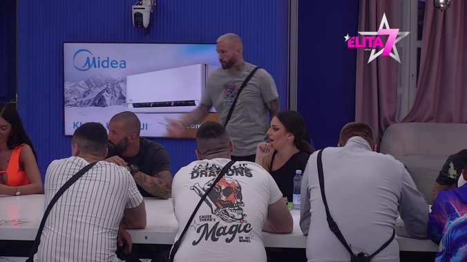 'SROZAO SAM SE I ZABORAVIO SAM KO SAM' Ša priznao da se pogubio u ... 'SROZAO SAM SE I ZABORAVIO SAM KO SAM' Ša priznao da se pogubio u ...