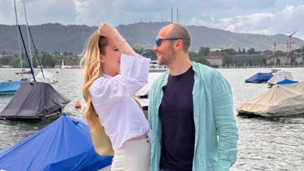 VODITELJKU ZAMENIO DOKTORKOM! Aca Sofronijević ima novu devojku, fatalna je plavuša (FOTO) | pink.rs